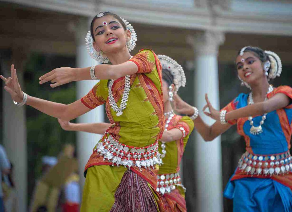 Classical Odissi performance – FaMCity